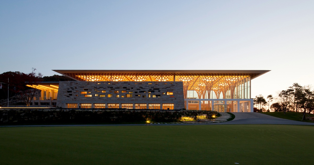 Haesley Nine Bridges Golf Resort | Free Form-Golfclubhaus