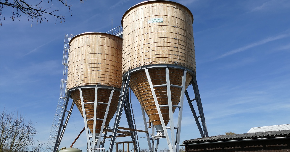 350 m³ round wooden silos for versatile storage