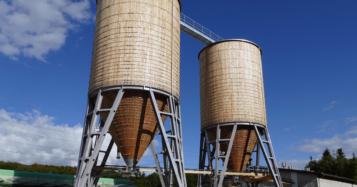 500 m³ round wooden silos from Blumer Lehmann
