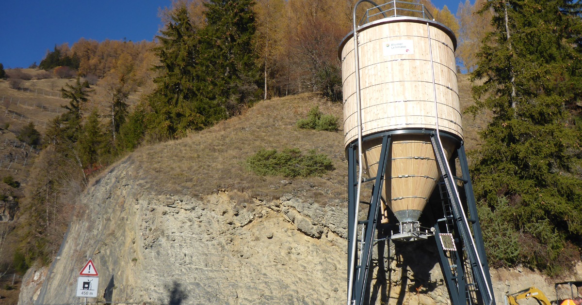 Classic 75 m³ round wooden silo for versatile use