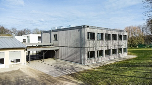 Extension with 4 classrooms in modular construction