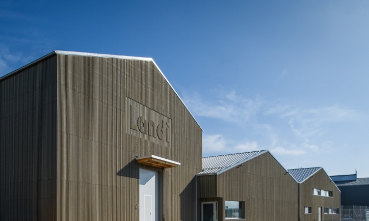Holzfassade für Landi-Filiale in Gossau von Blumer Lehmann