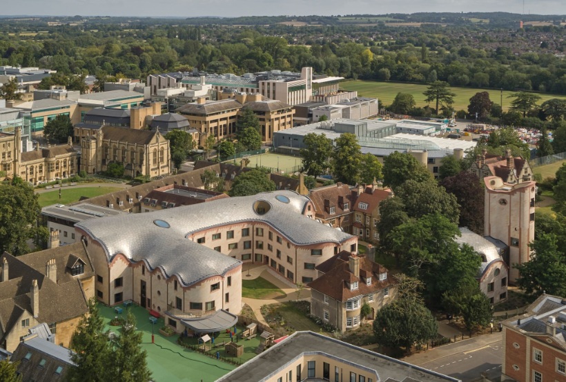 Gradel Quadrangles Oxford | Student campus | Free Form roof