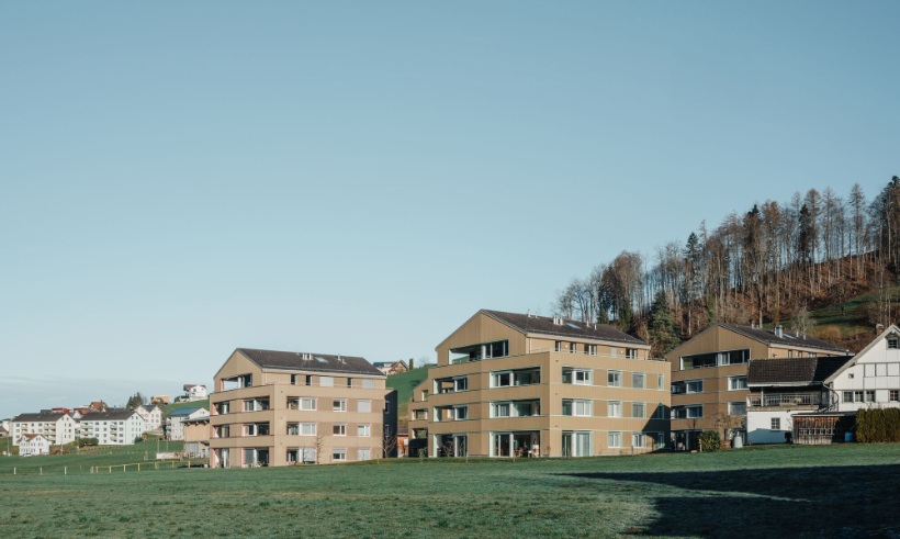 Holzbau, Fassade der Überbauung Nöggel von Blumer Lehmann